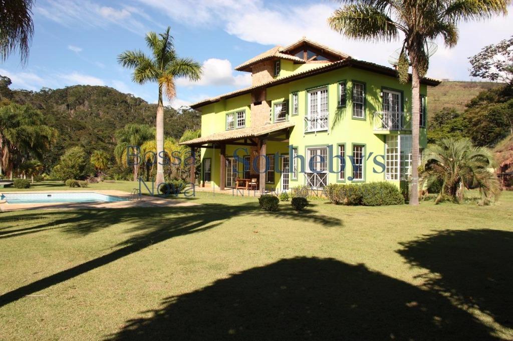 Um paraíso na serra - Casa em Condomínio - Pedro do Rio, Petrópolis - RJ