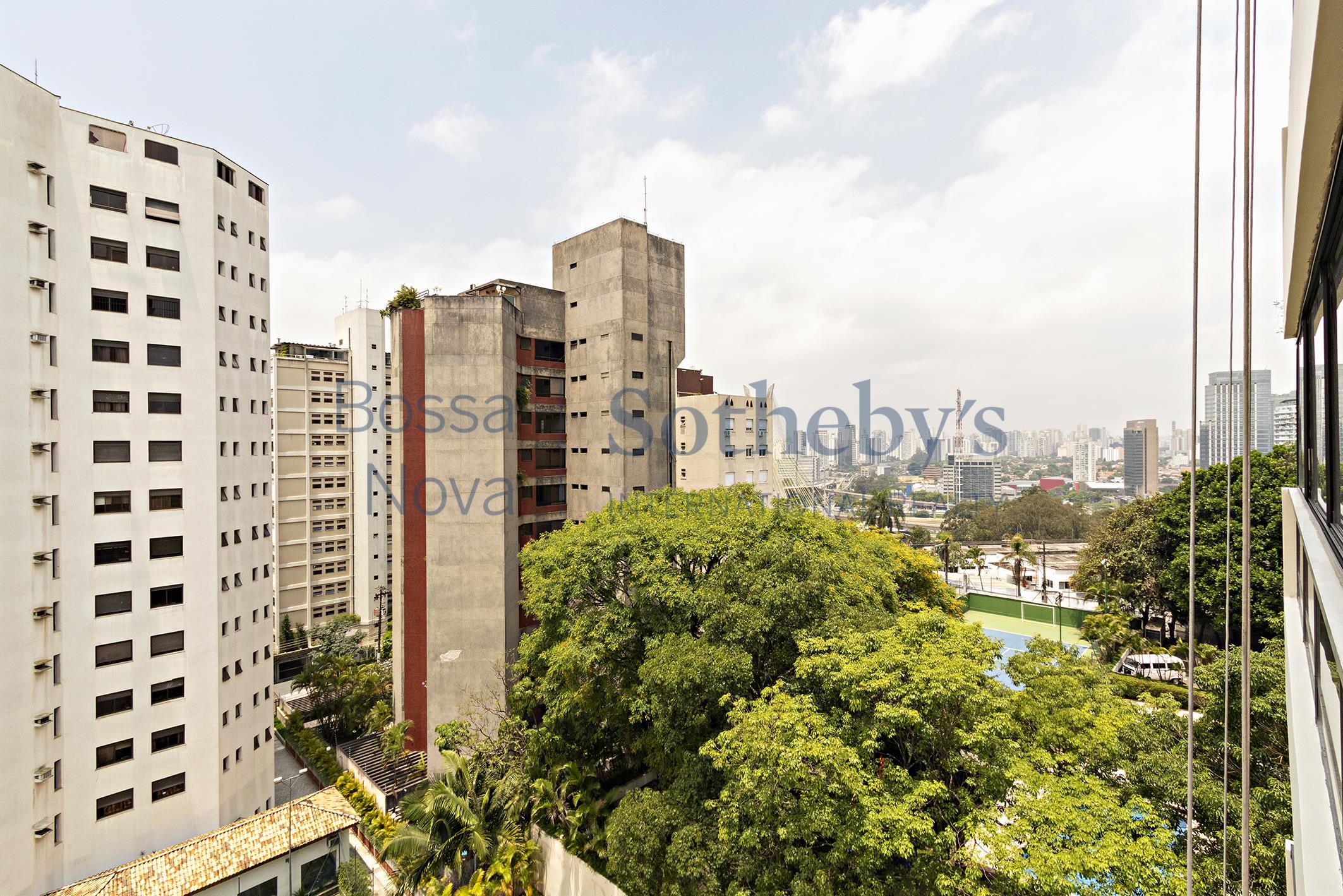 Real Parque - Apartamento em rua tranquila com vista panorâmica - Real ...